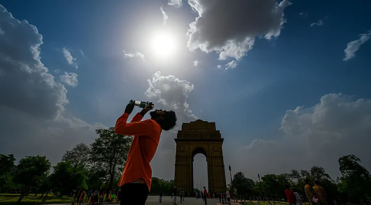 Delhi Under Orange Alert as Heatwave Intensifies in June 2025 ...